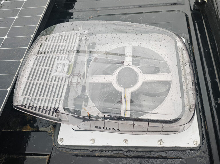 Super Fan Dachfenster mit Lüfter Fernbedienung Insektenschutz und Verdunkelung 400×400 mm (2 ...